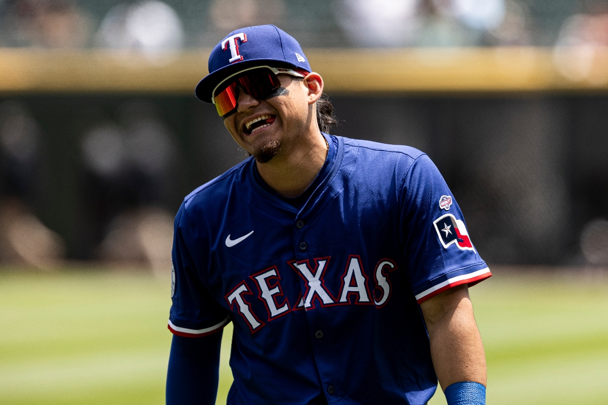 Alejandro Osuna makes MLB debut with Rangers