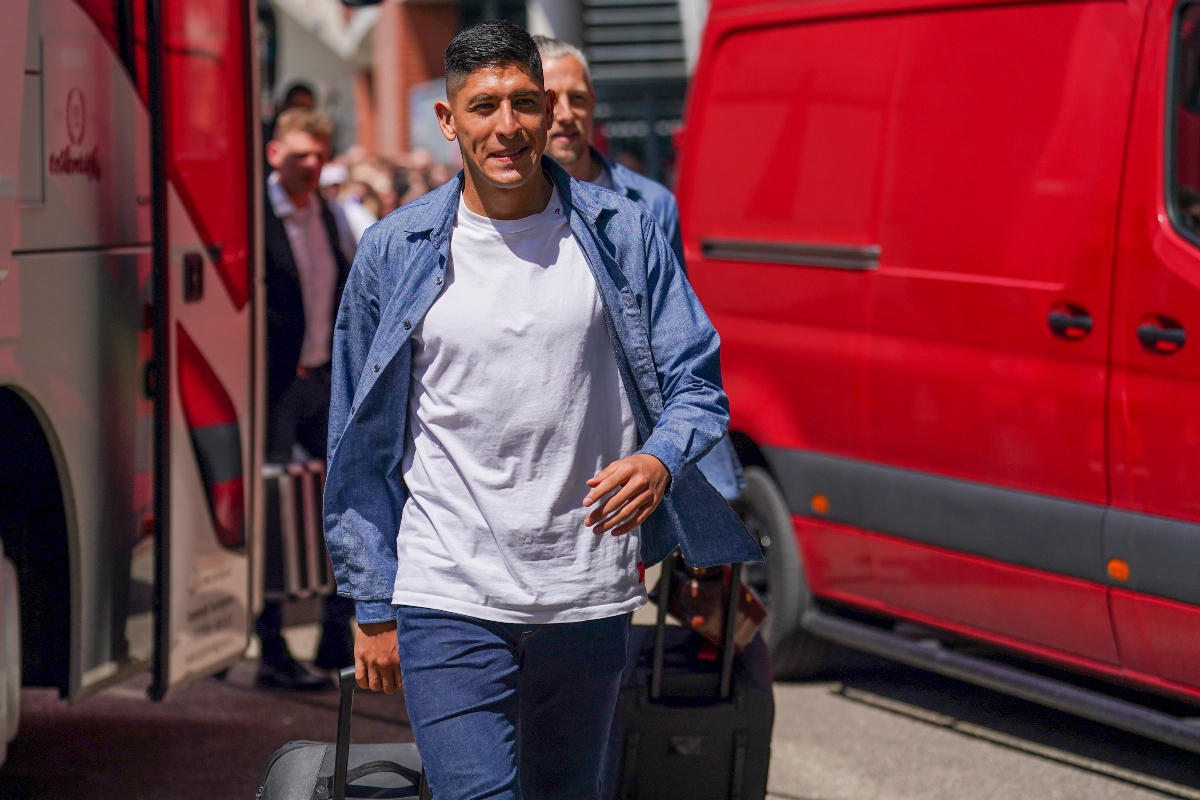 Edson Álvarez llega al Fenerbahce 2025